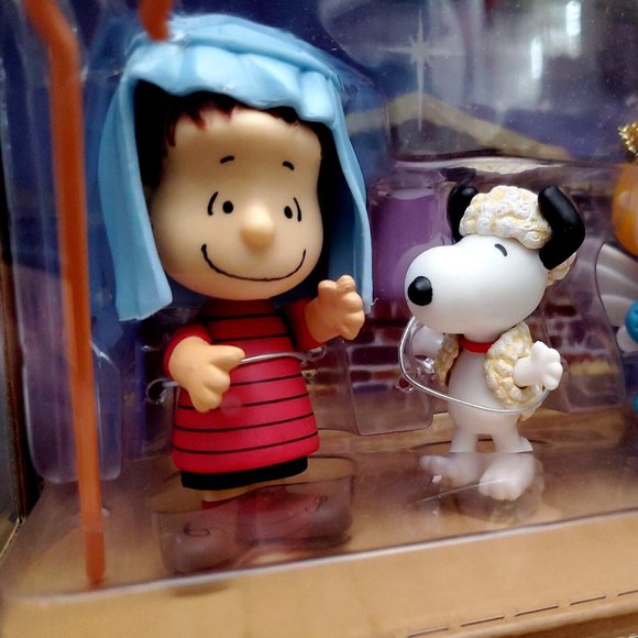 Peanuts | Toys | Peanuts Pageant Mini Figure Set With Play Stage ...